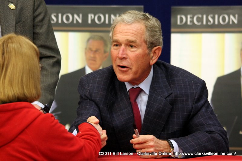 Former President Bush holds book signing for Soldiers and their ...