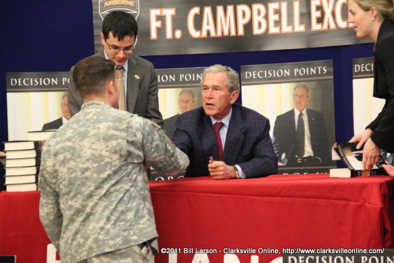 Former President Bush holds book signing for Soldiers and their ...