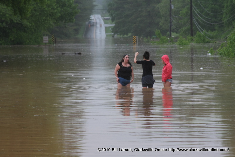 Flood waters lead to reckless behavior - Clarksville Online ...