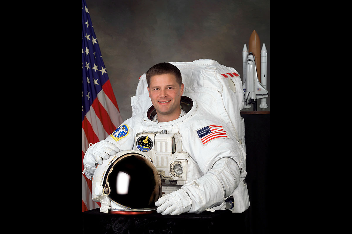 NASA's Doug Wheelock gets Astronauts ready for Moon Landing ...