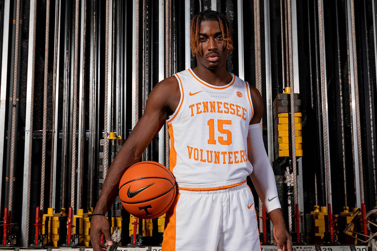 #18 Tennessee Vols Basketball faces Florida at Thompson-Boling Arena ...