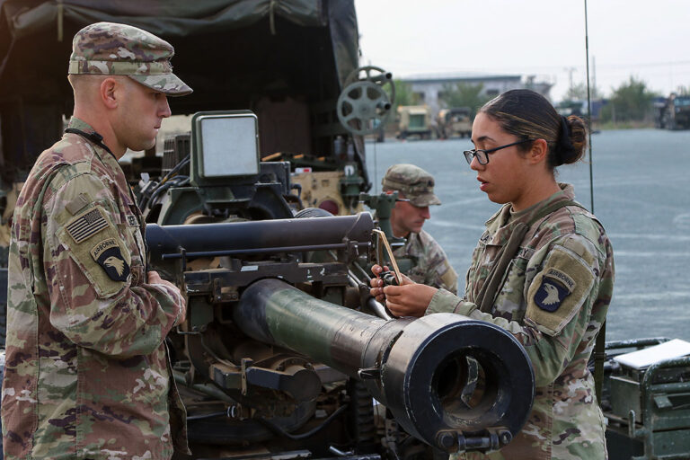 101st Airborne Division's 1st Battalion, 320th Field Artillery Regimen ...