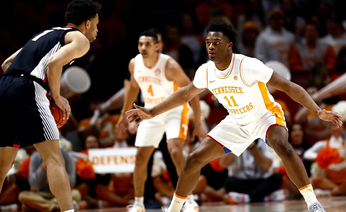 #4 Tennessee Vols Basketball rolls over Georgia at Thompson-Boling ...