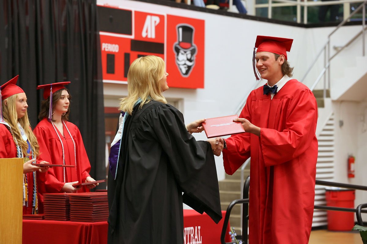 Montgomery Central High School 2023 Commencement Ceremony (140) - Clarksville Online ...