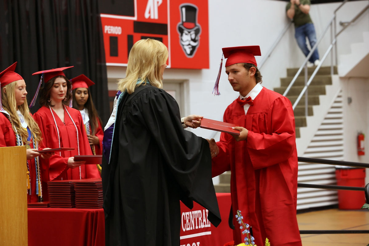 Montgomery Central High School 2023 Commencement Ceremony (197) - Clarksville Online ...