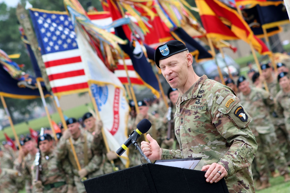 101st Airborne Division and Fort Campbell Change of Command ceremony at ...