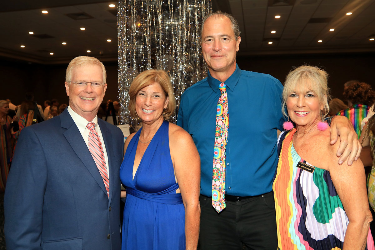 Robin and Rhonda Davis, Ted and Marydith Young - Clarksville Online ...
